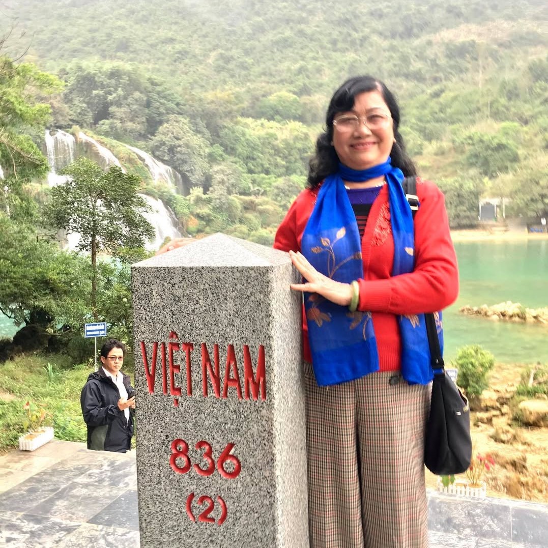 Lạc vào bản đồ Việt Nam qua những dấu chân thơ Trần Kim Dung